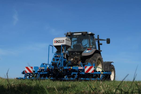 Crop maintenance - CARRÉ manufacturer of agricultural machinery