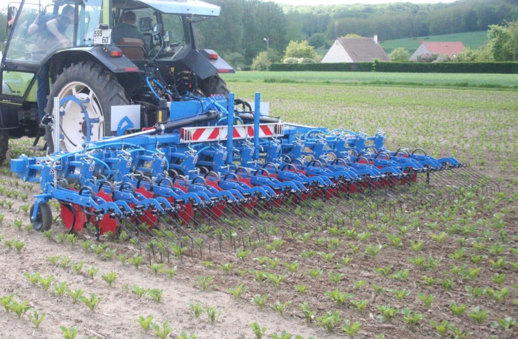 FOLDING SINGLE BEAM ECONET - CARRÉ manufacturer of agricultural machinery