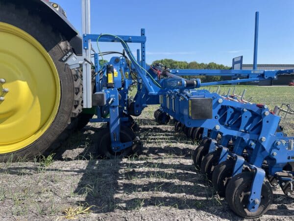 Crop maintenance - CARRÉ manufacturer of agricultural machinery